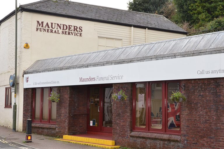 Maunders Funeral Service | Paignton